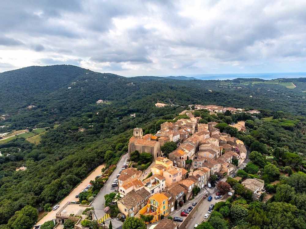 Ces 4 villages perchés situés dans le Var sont à visiter pour une ...